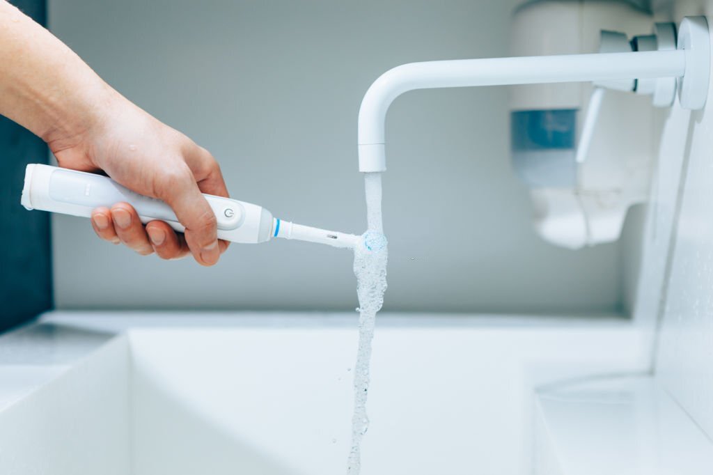 How to Clean Your Electric Toothbrush: A Simple Guide – KIWIBIRD