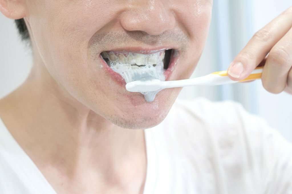 Gum Injury from Toothbrush: Causes, Symptoms, Prevention, and Treatmen ...